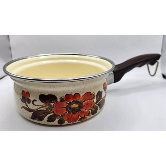 Moneta | Kitchen | Retro Vintage 97s Moneta 14 Enamelware Pot Sauce Pan ...